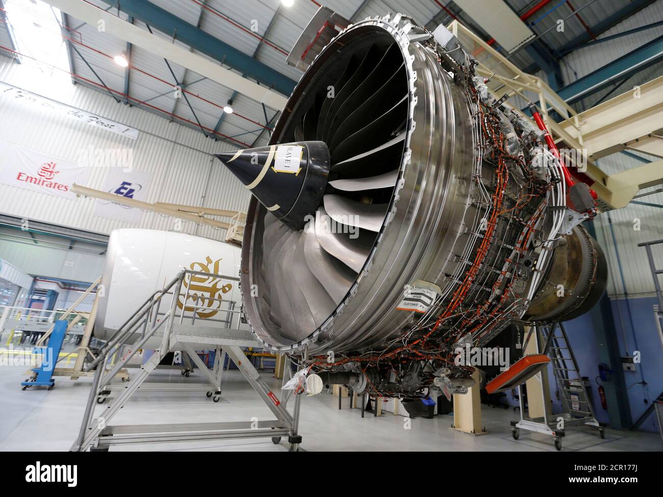 Series production systems hi-res stock photography and images - Alamy