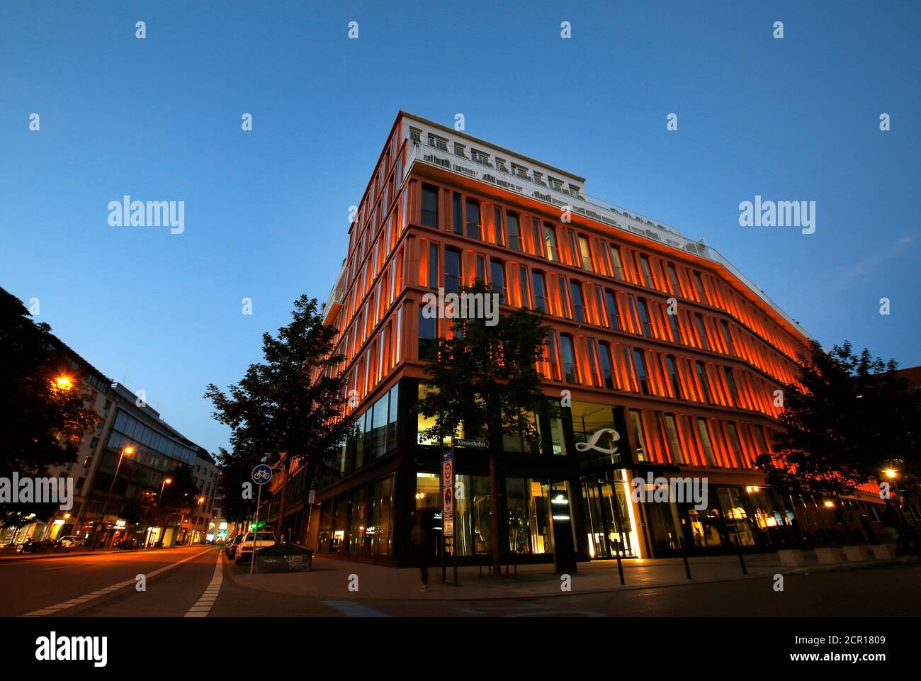 Linde group logo hi-res stock photography and images - Alamy