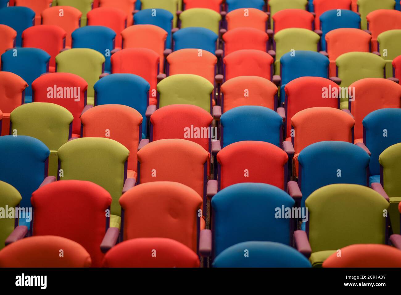 Plenty of seats hi-res stock photography and images - Alamy