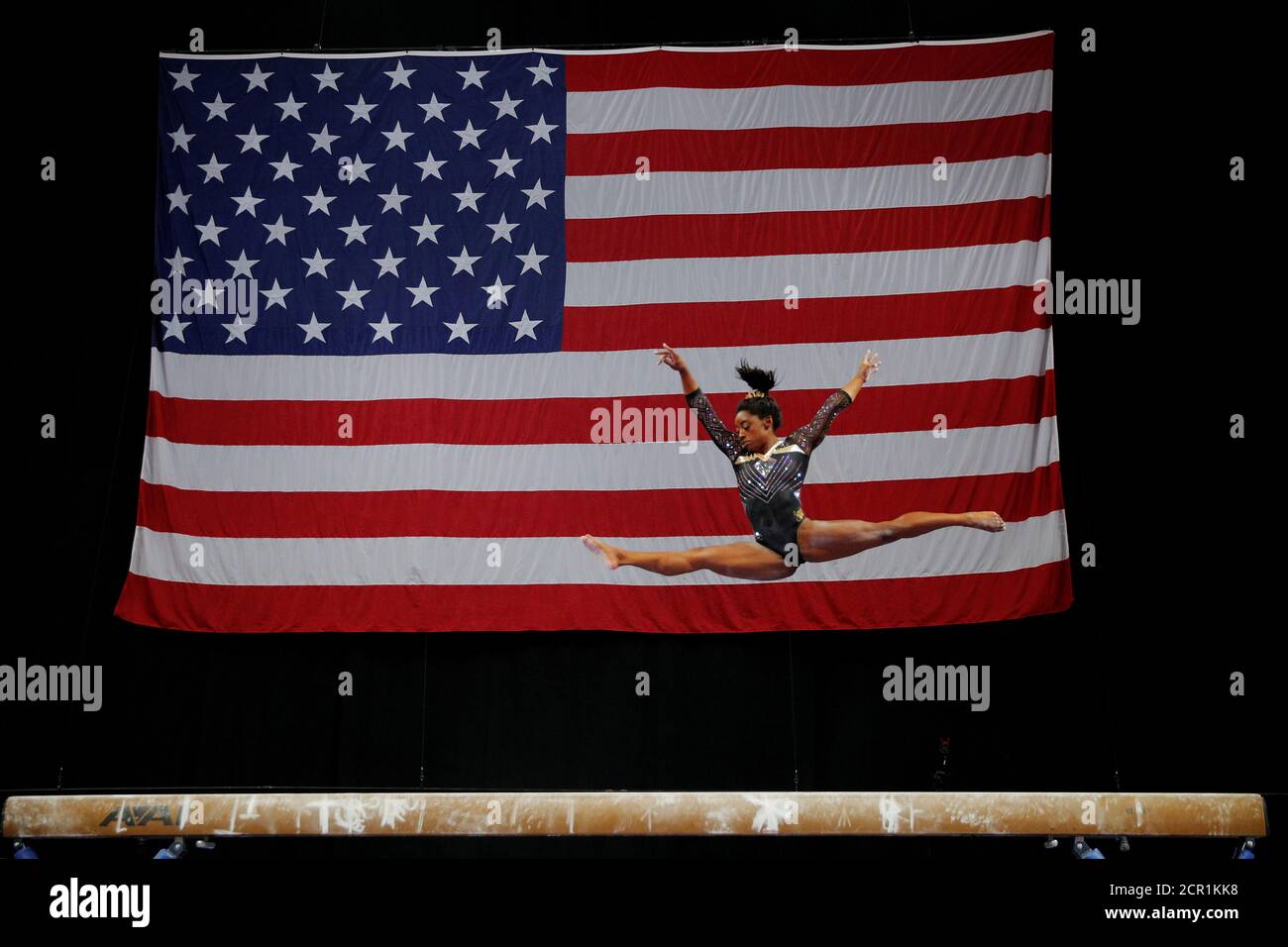 Simone Biles Balance Beam High Resolution Stock Photography and Images ...