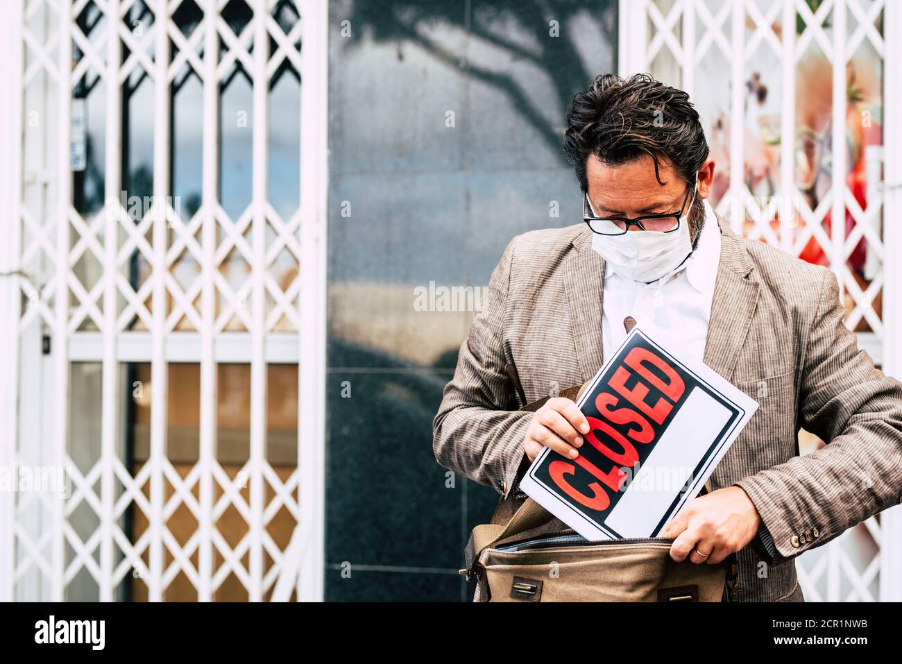 Failed business store man hi-res stock photography and images - Alamy