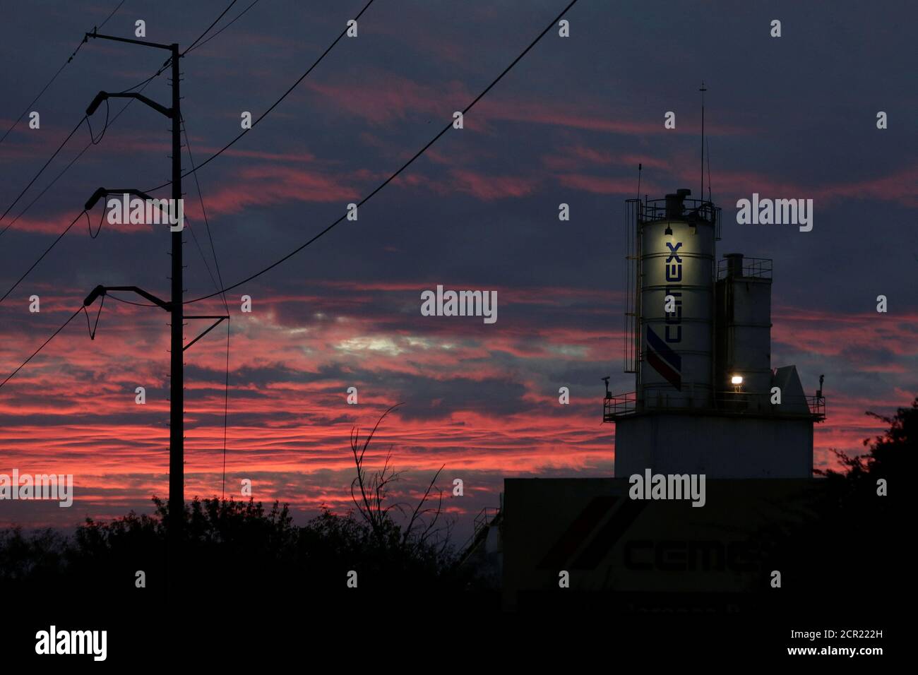 Cemex silos hi-res stock photography and images - Alamy
