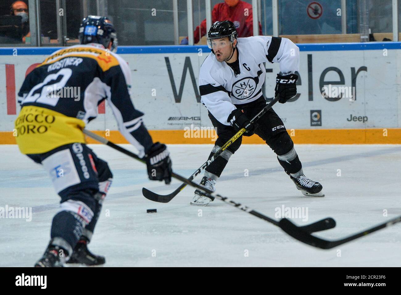 Luca fazzini lugano hockey hi-res stock photography and images - Alamy