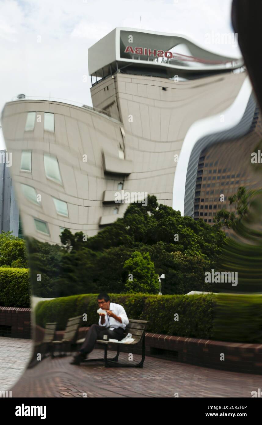 Distorted reflection human mirror hi-res stock photography and images ...