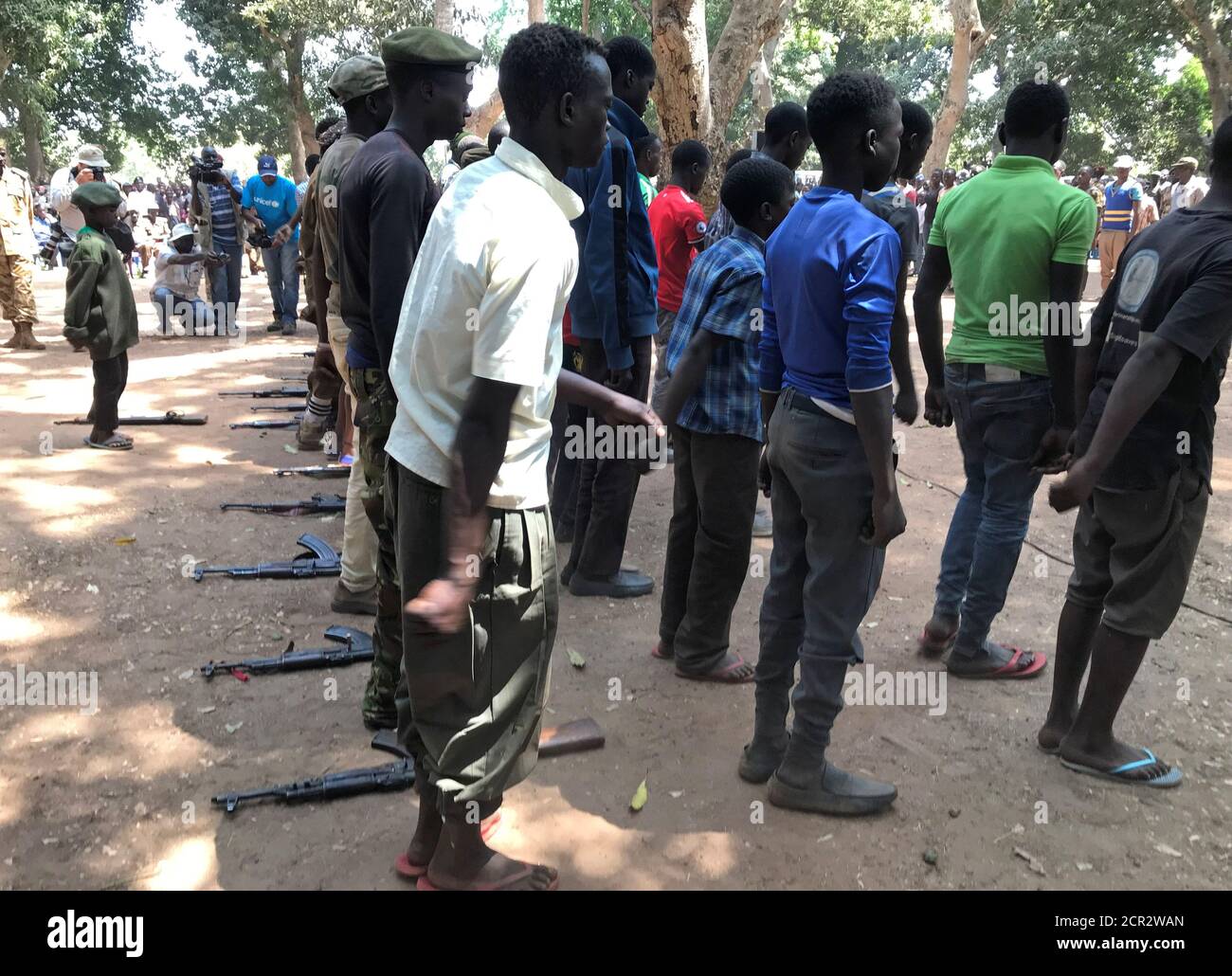 South sudan children soldiers hi-res stock photography and images - Alamy