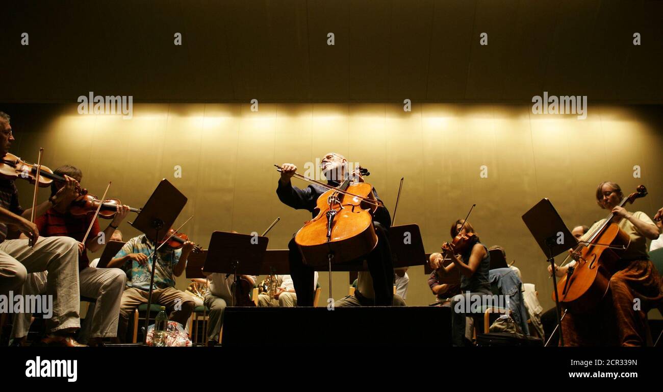 Conductor mstislav rostropovich hi-res stock photography and images - Alamy