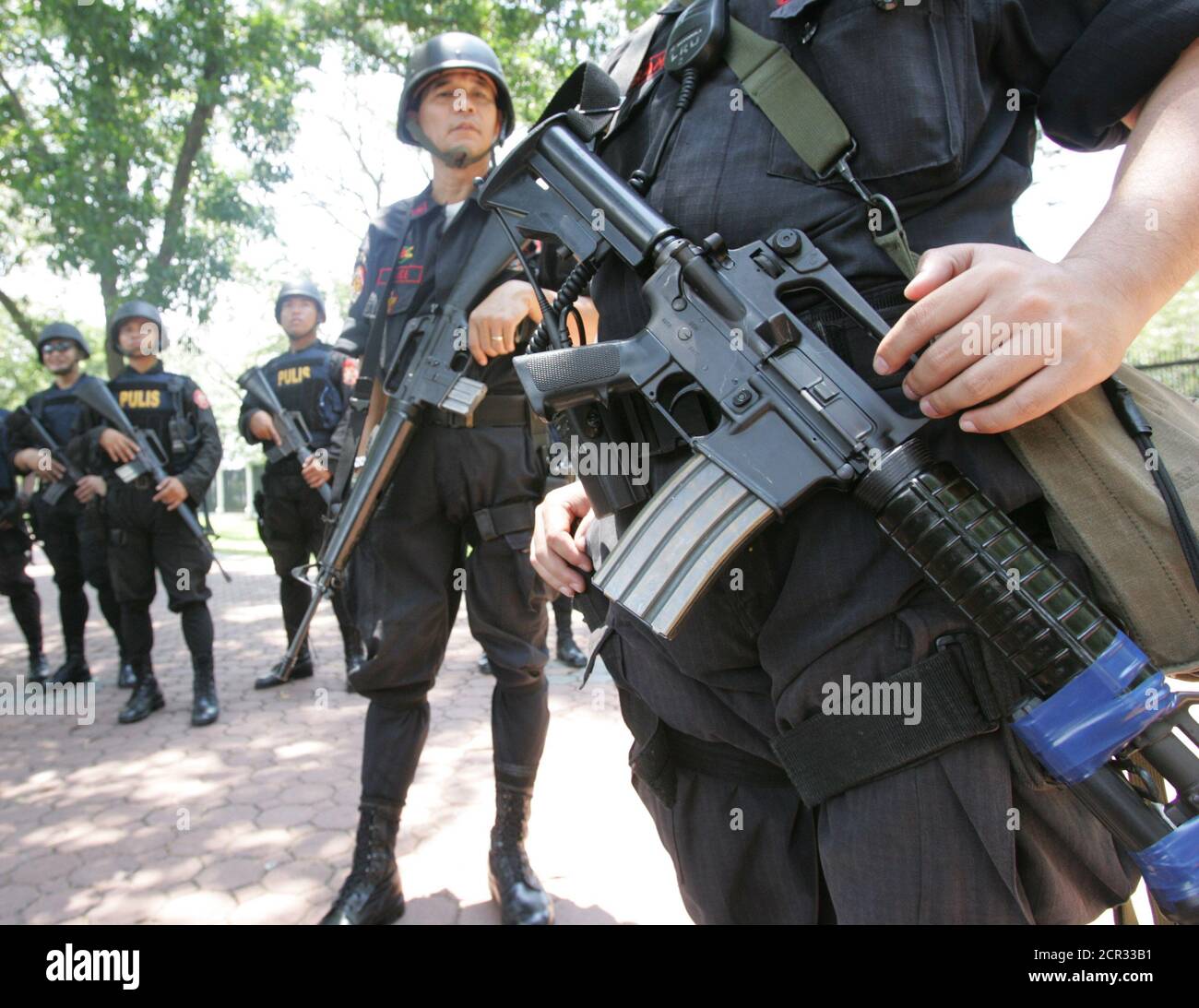 Philippine security guard hi-res stock photography and images - Alamy