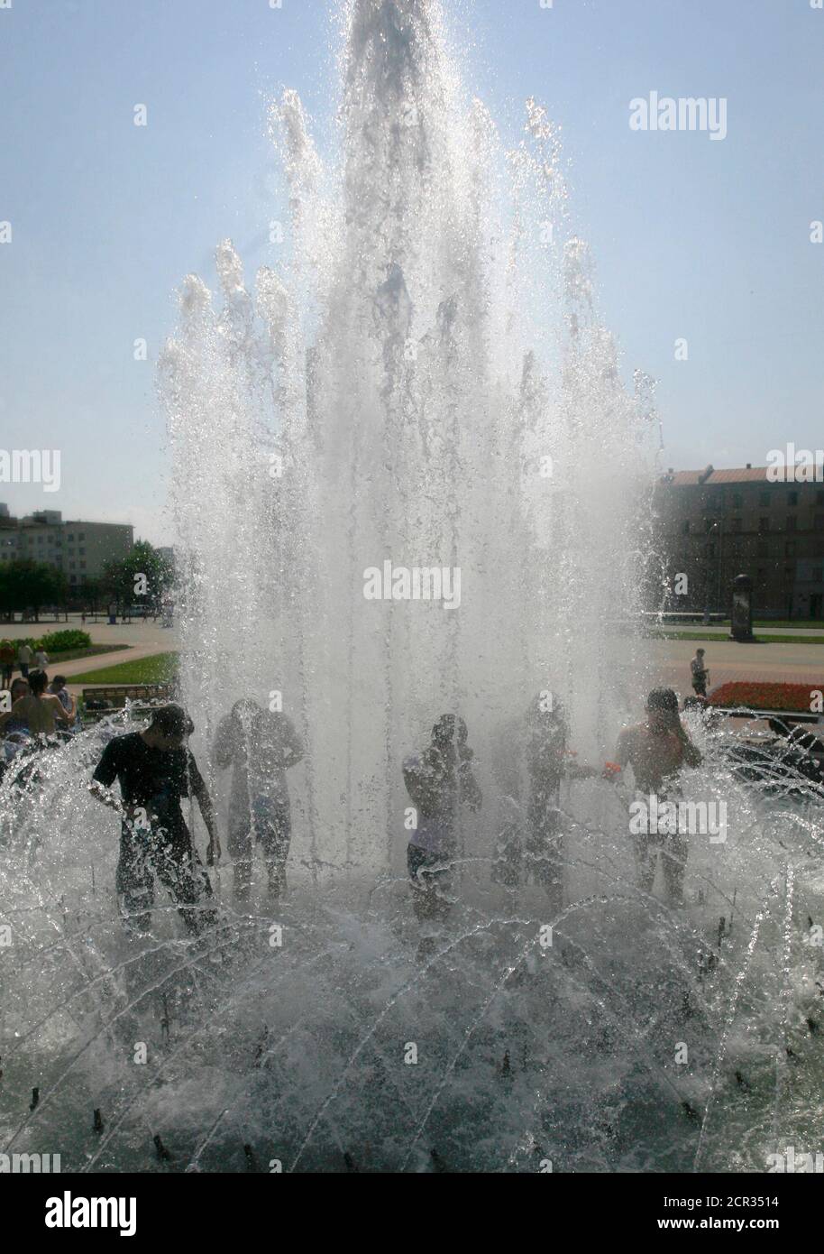 91 degrees fahrenheit hi-res stock photography and images - Alamy