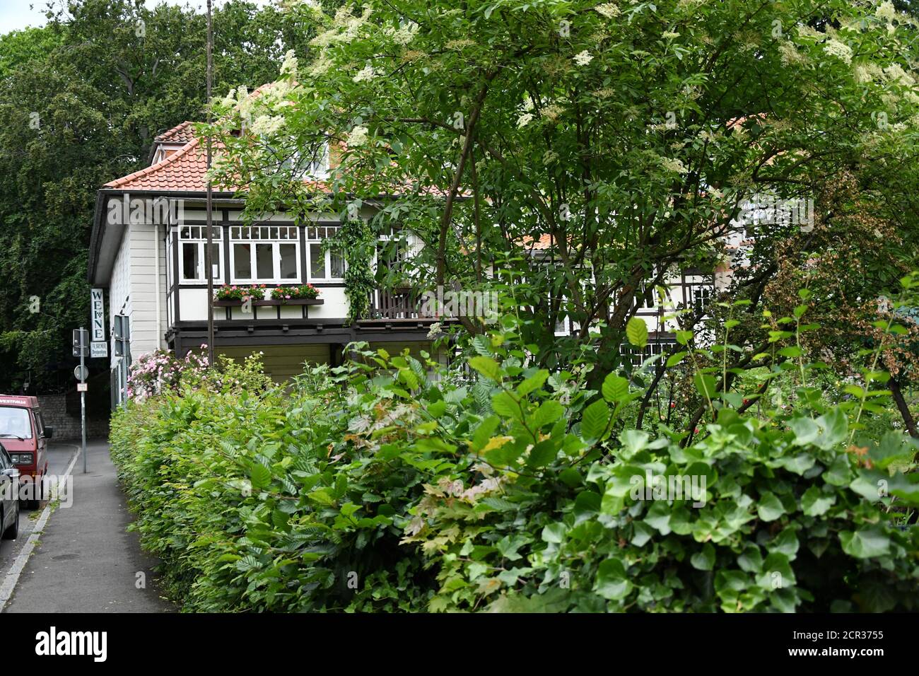 Pictures Of Houses High Resolution Stock Photography and Images - Alamy