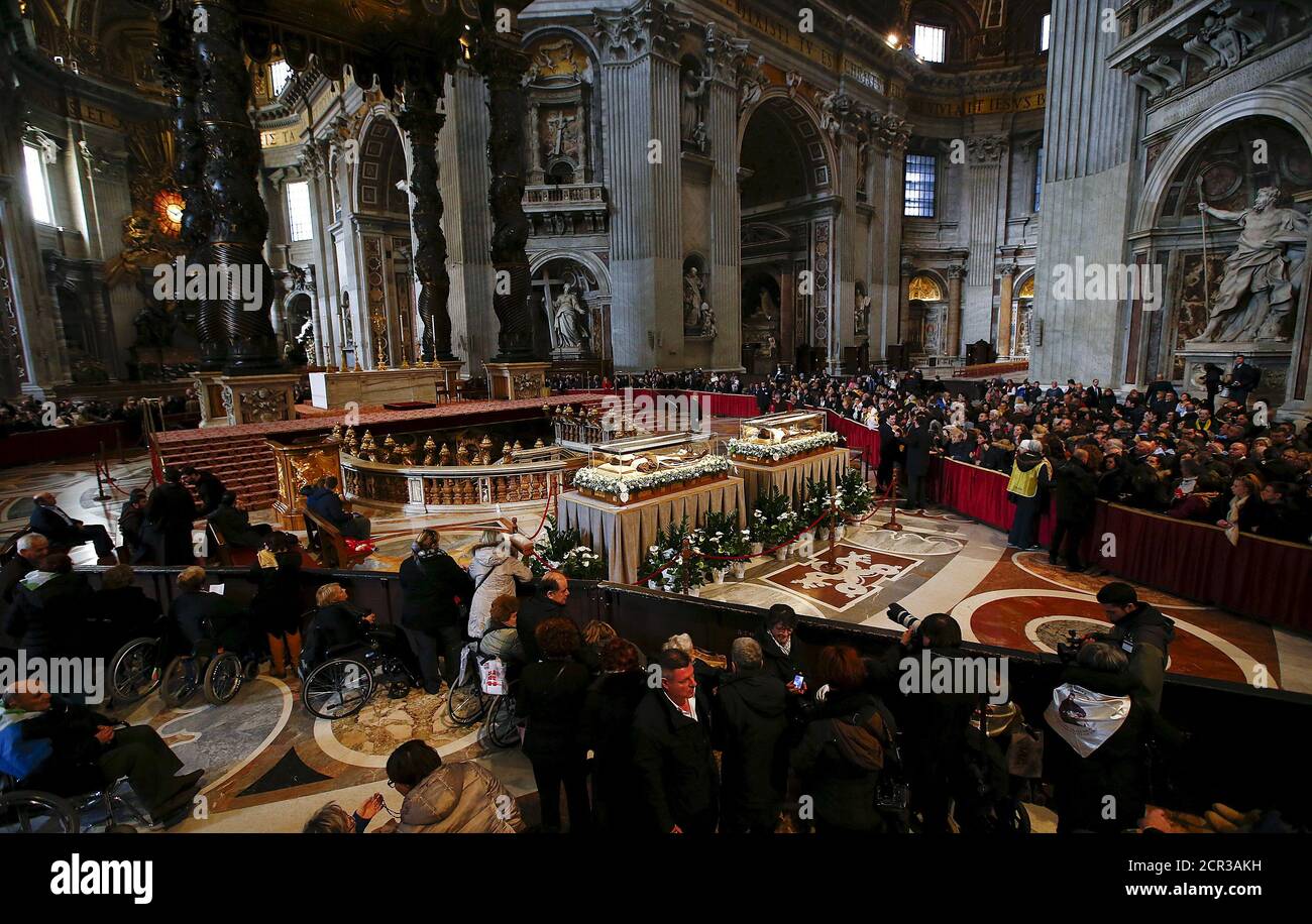 Exhumed bodies hi-res stock photography and images - Alamy