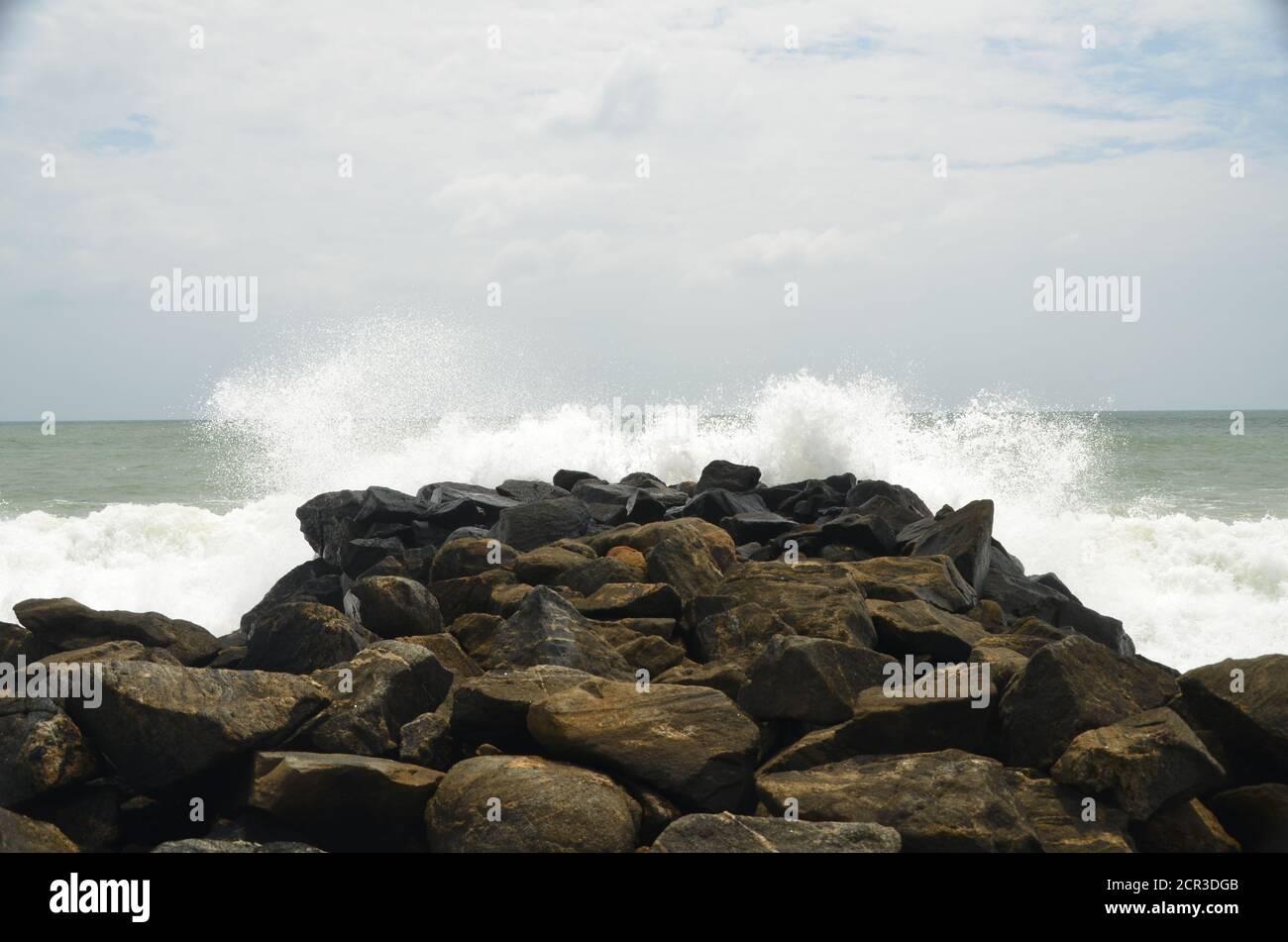 Ocean waves hitting the rocks - great for wallpapers Stock Photo - Alamy