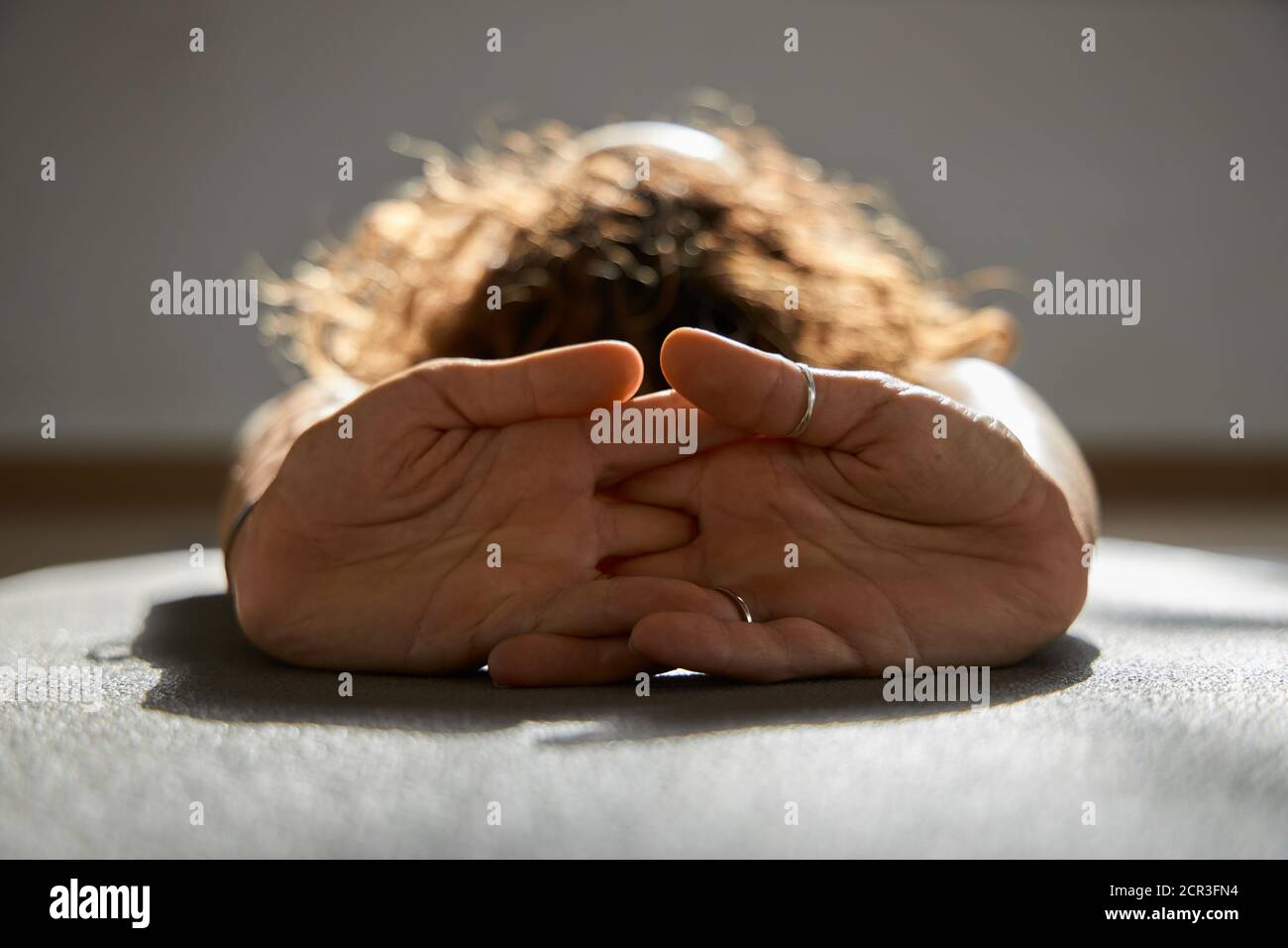 Fingers interlocked hi-res stock photography and images - Alamy
