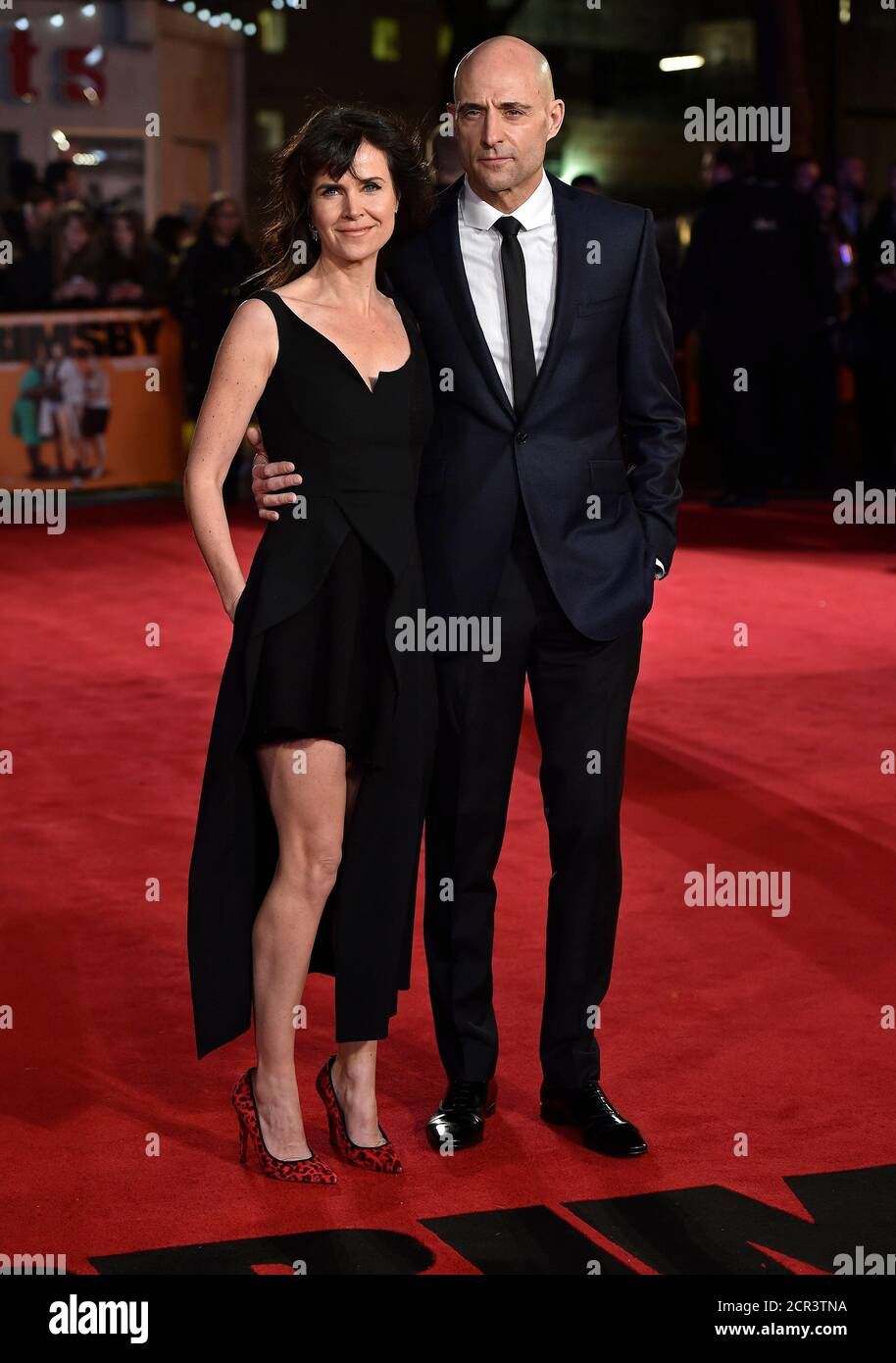 Mark strong wife liza marshall hi-res stock photography and images - Alamy