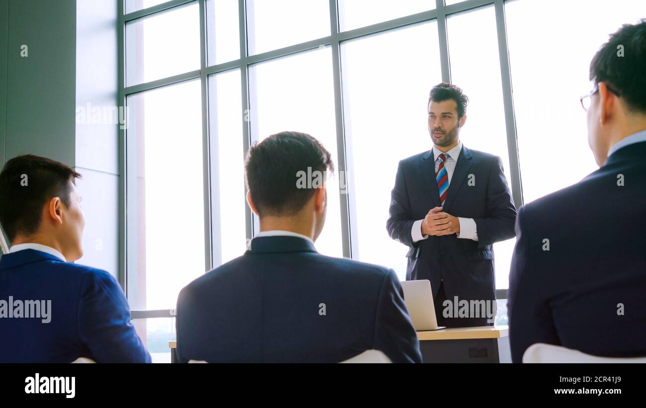 Employee training hi-res stock photography and images - Alamy