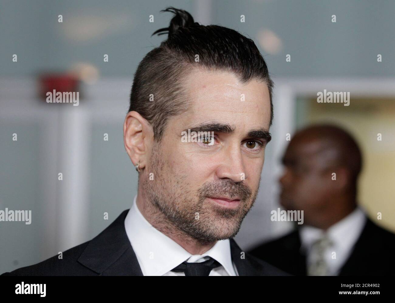Irish actor colin farrell poses hi-res stock photography and images - Alamy