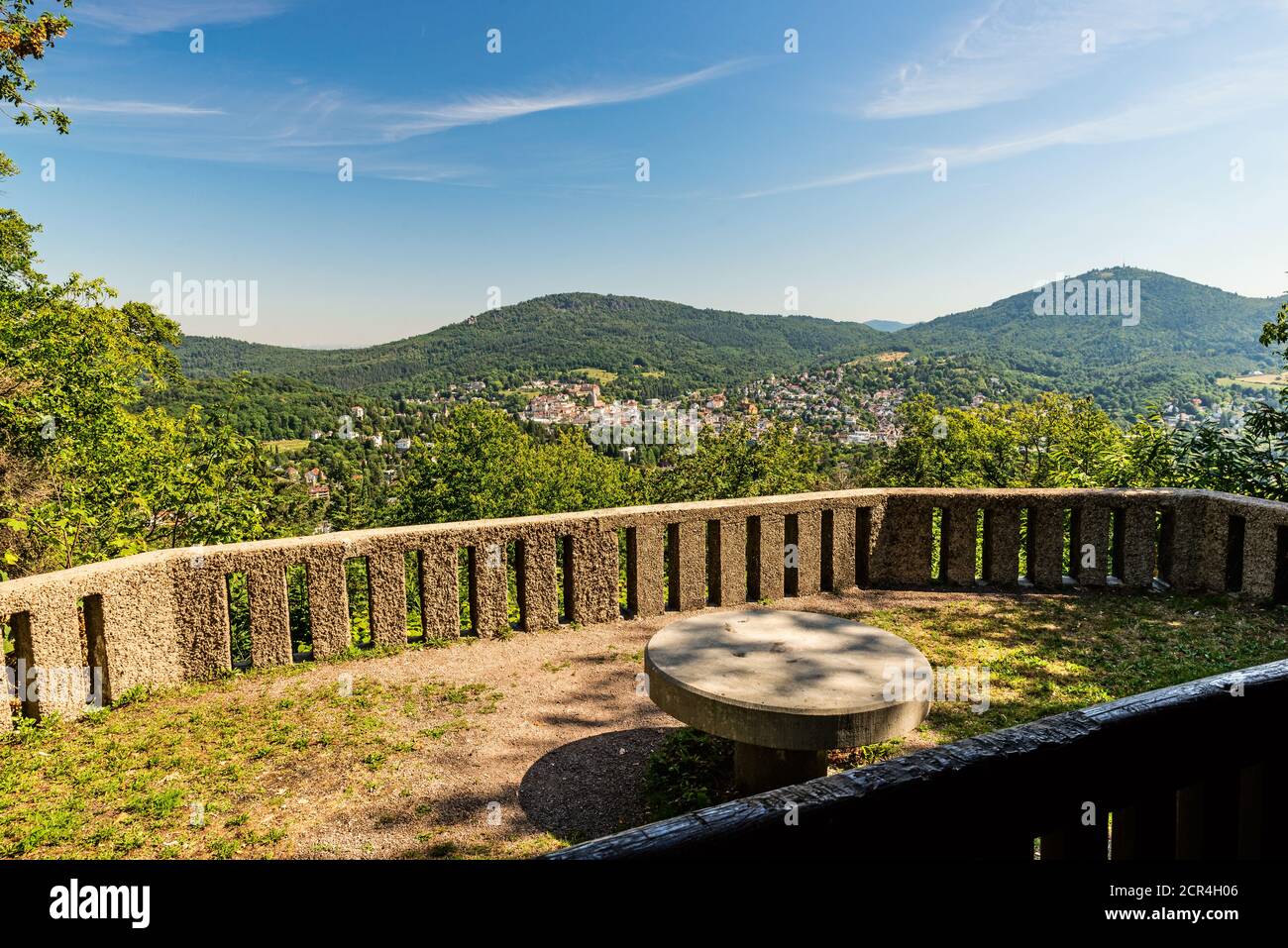 Having a look round hi-res stock photography and images - Alamy