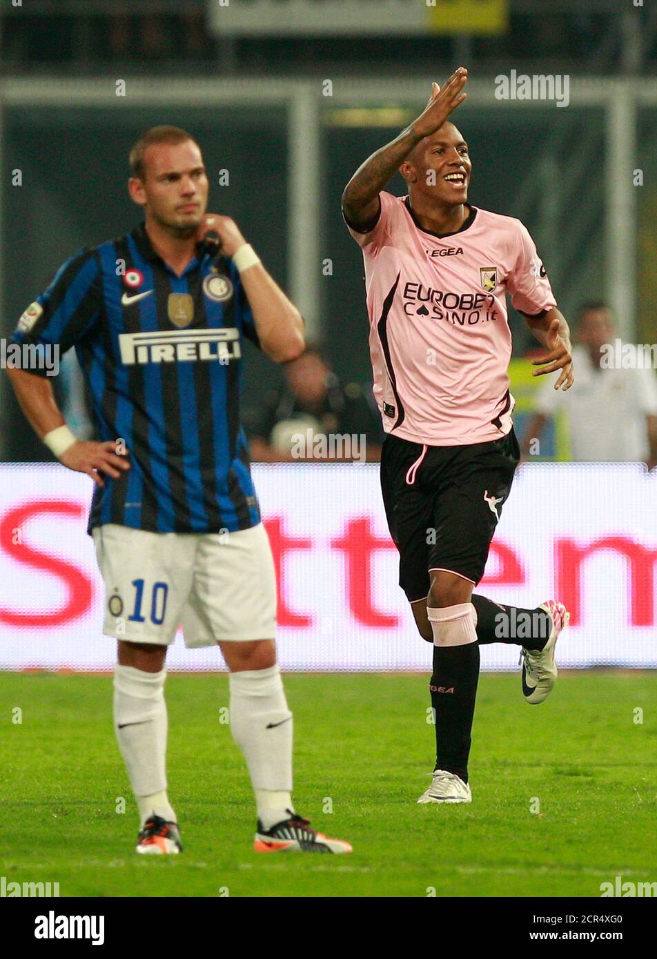 Abel hernandez palermo hi-res stock photography and images - Alamy