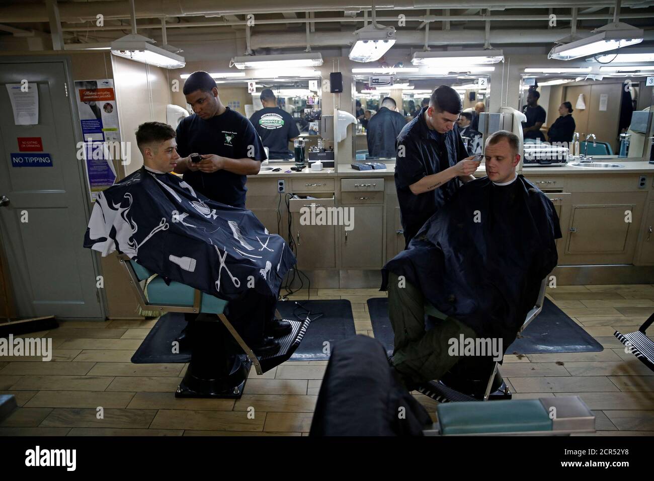 Military barber us navy hi-res stock photography and images - Alamy