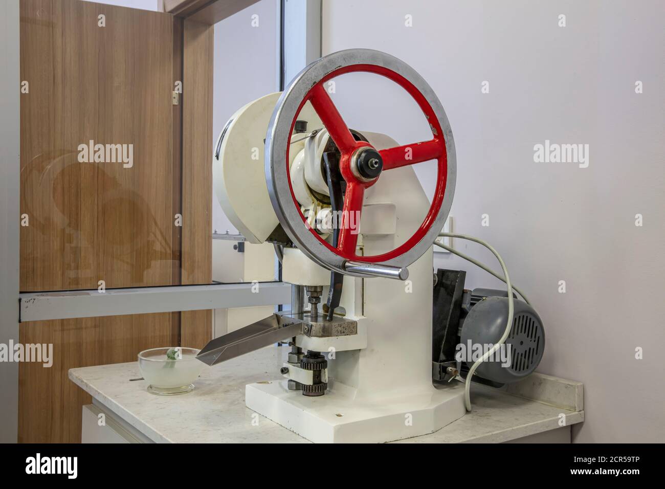 Pill printing machine hi-res stock photography and images - Alamy