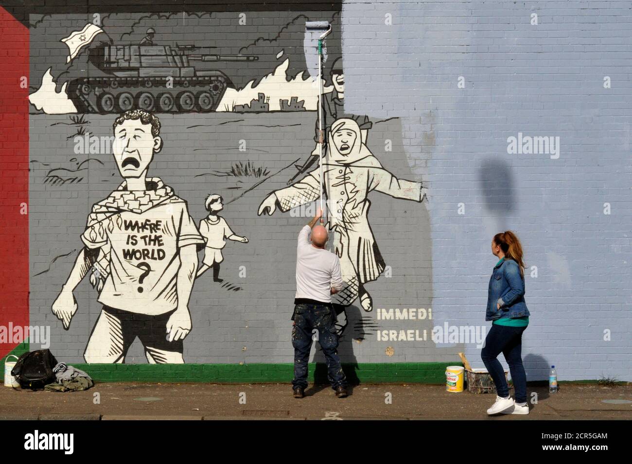 Northern ireland murals 2016 hi-res stock photography and images - Alamy