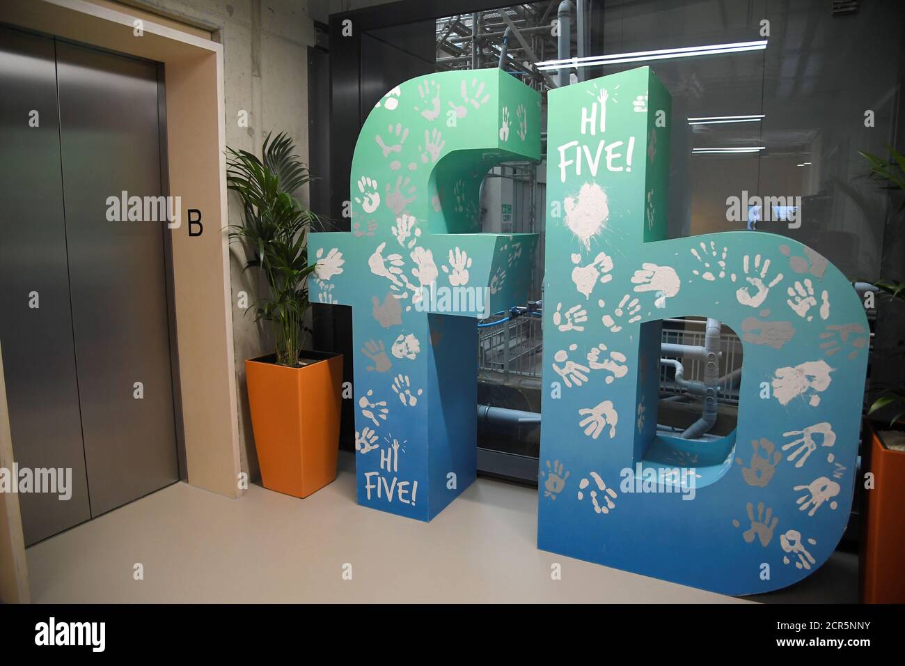 Facebook headquarters london hi-res stock photography and images - Alamy