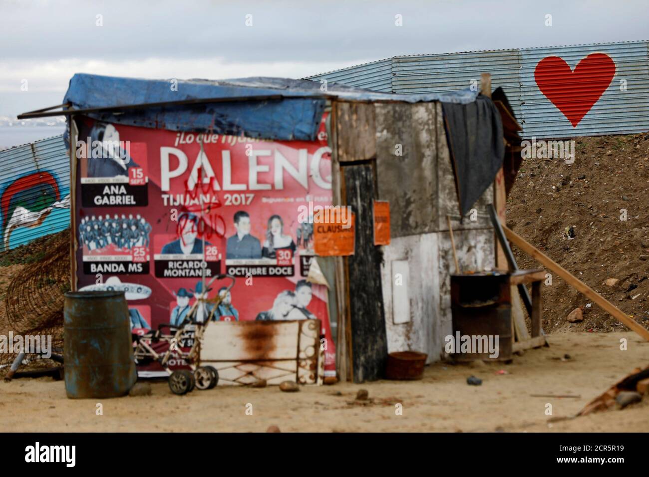 Mexican shack hi-res stock photography and images - Alamy