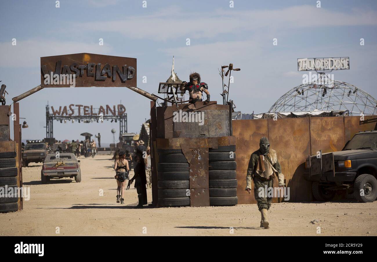 Post apocalyptic wasteland hi-res stock photography and images - Alamy