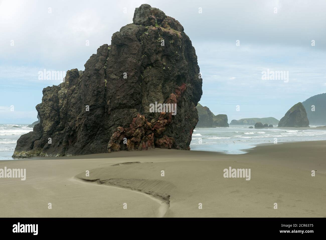 Sea stacks on the beach at Pistol River State Park in Oregon, USA Stock ...
