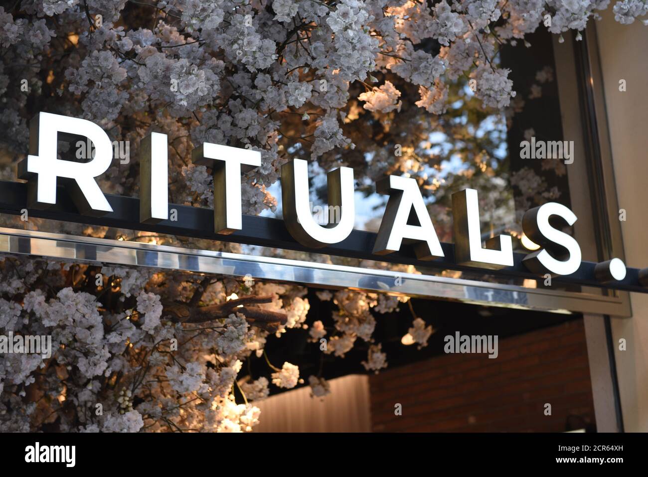 Rituals logo hi-res stock photography and images - Alamy