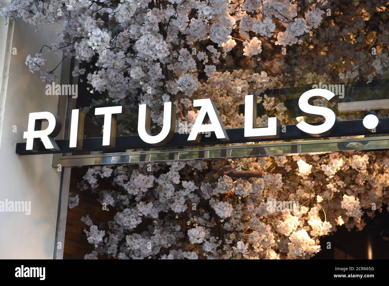 Rituals logo hi-res stock photography and images - Alamy