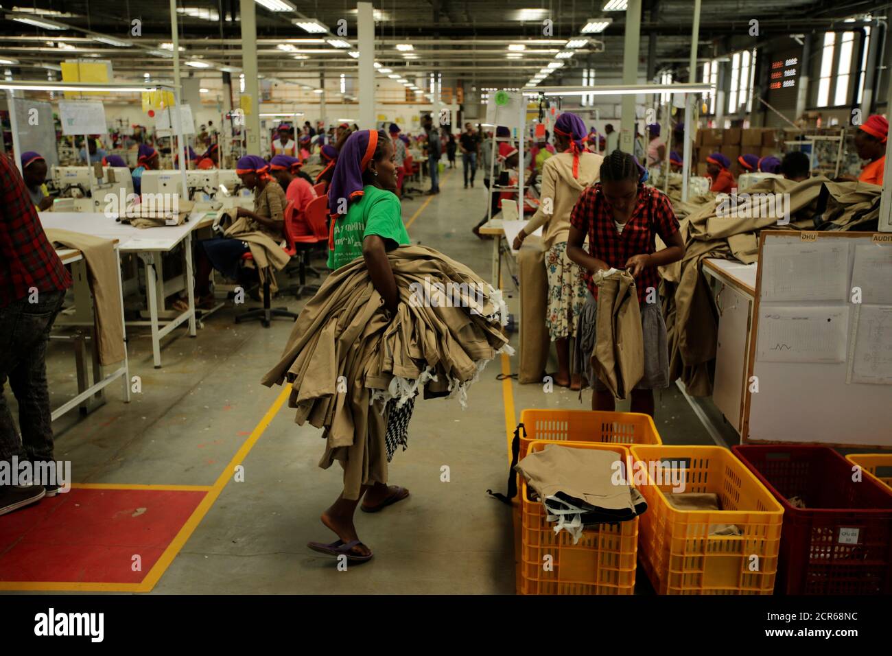 Pieces of fabric hi-res stock photography and images - Alamy