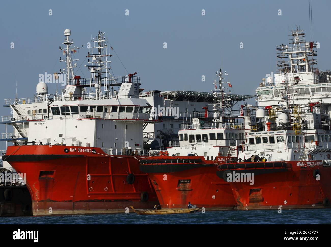 Shipyards batam riau indonesia hi-res stock photography and images - Alamy