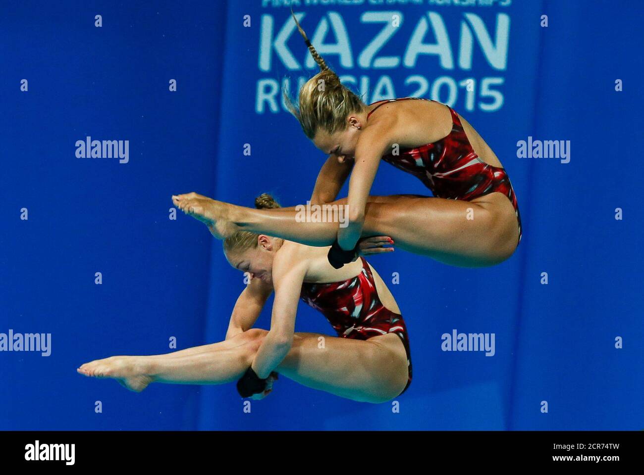 Synchronised dive hi-res stock photography and images - Alamy
