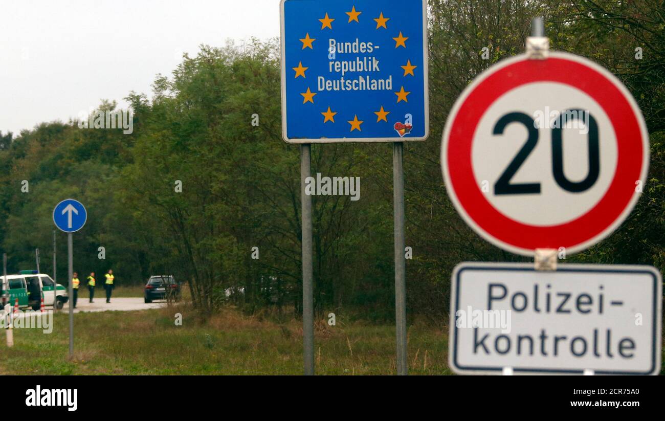 Police speed check sign hi-res stock photography and images - Alamy