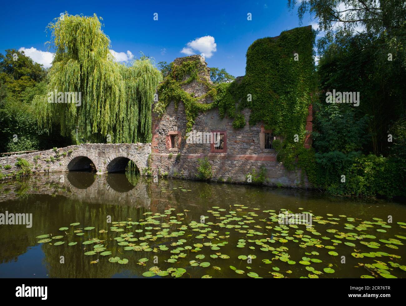 Decaying bridge hi-res stock photography and images - Alamy