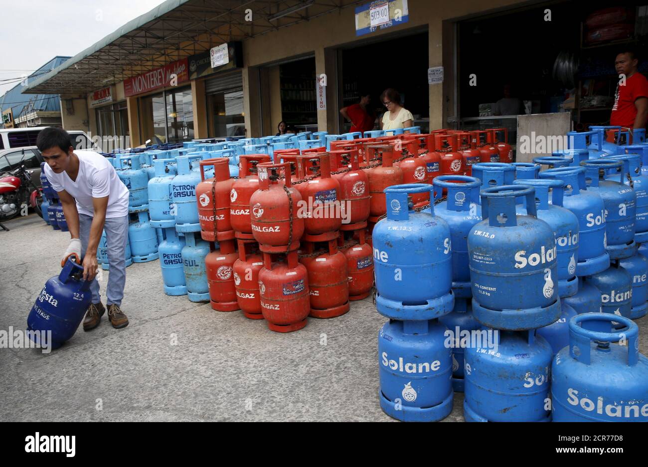 Two gas tanks hi-res stock photography and images - Alamy