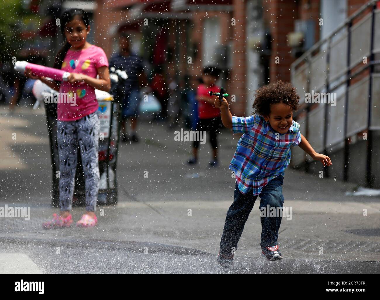 Run through water hi-res stock photography and images - Alamy