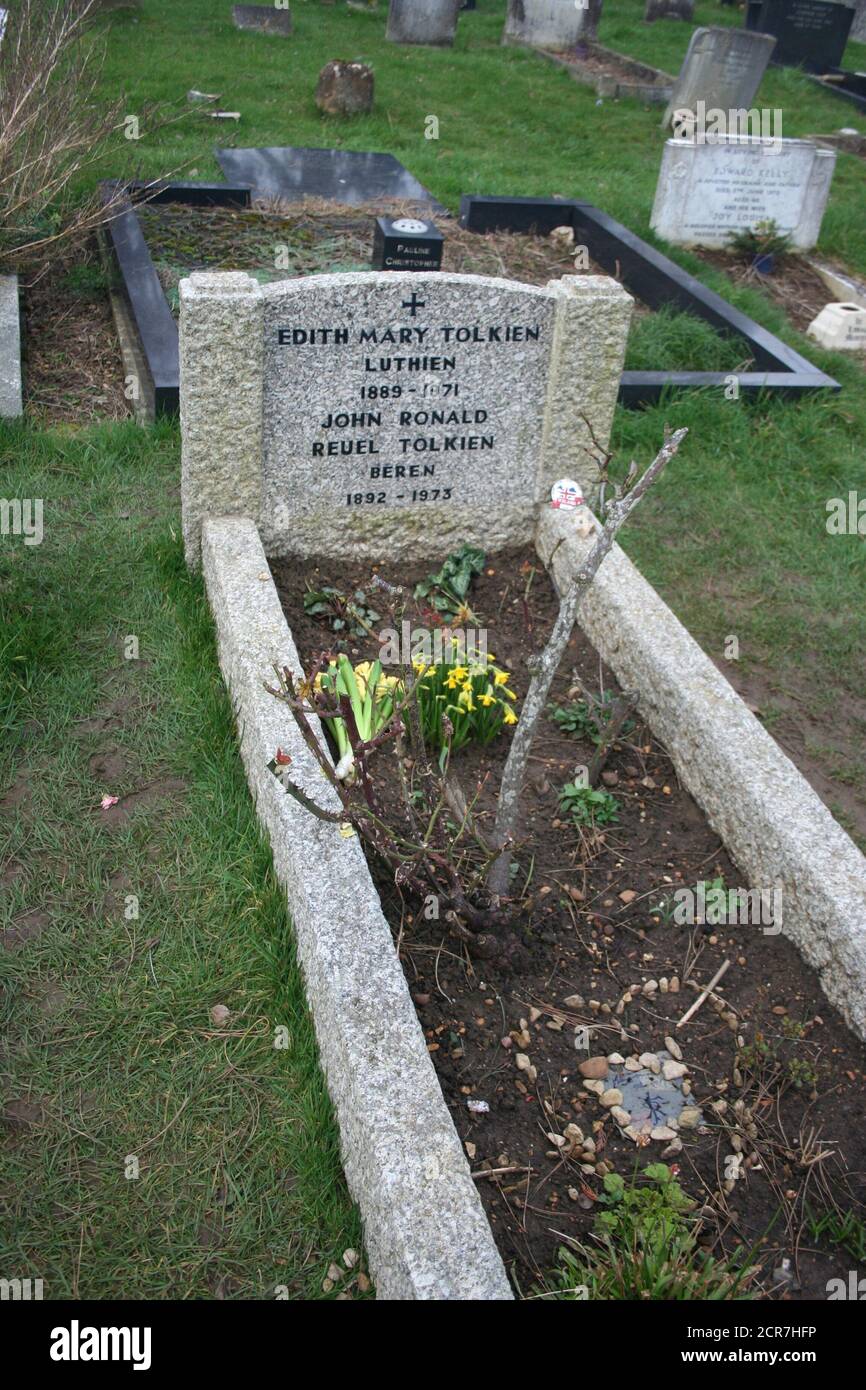 Gravesite of JRR Tolkien and wife in Oxford, England Stock Photo - Alamy