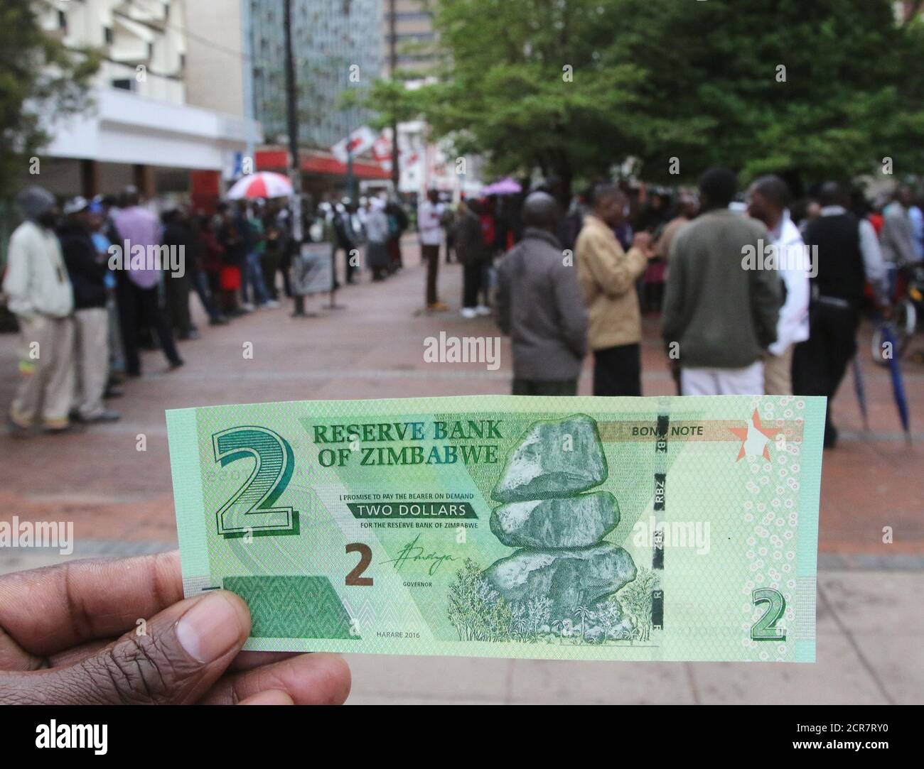 Corporate bond note hi-res stock photography and images - Alamy