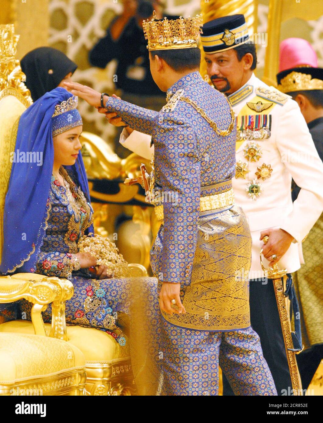 Sultan hassanal bolkiah brunei wife hi-res stock photography and images ...