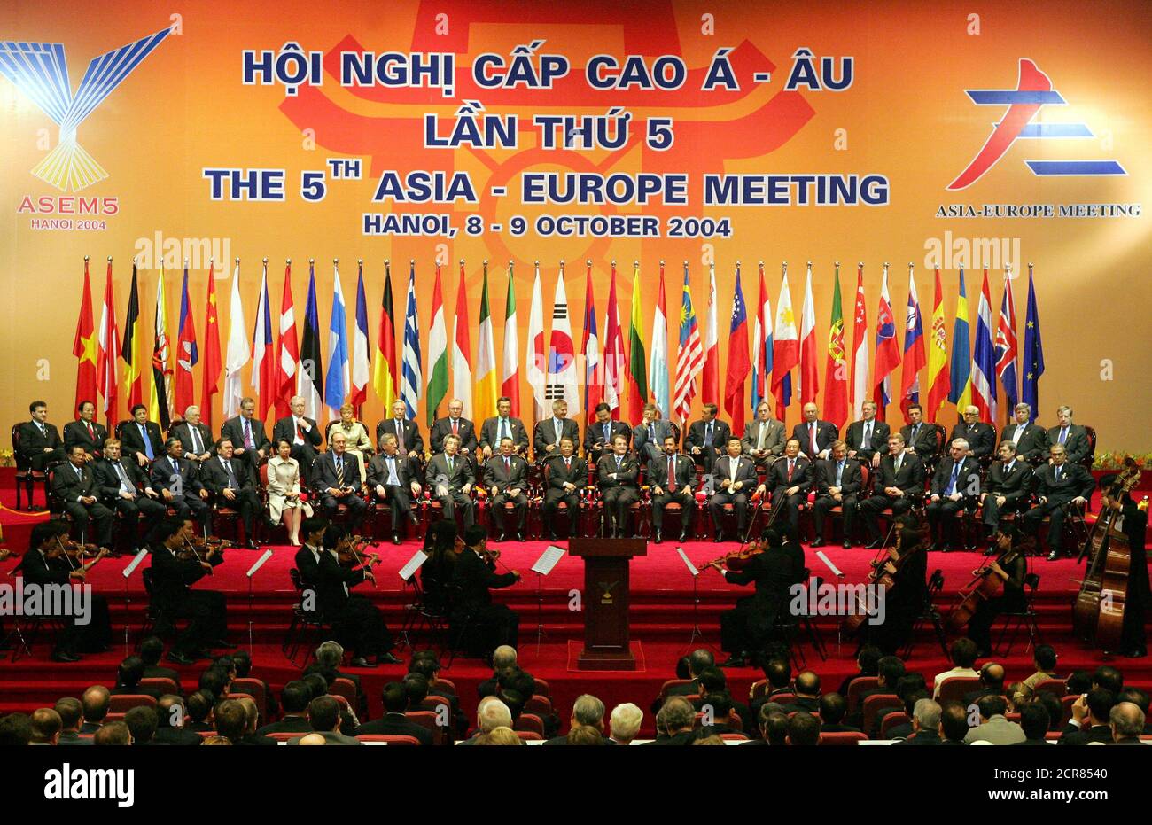 Continents meeting hi-res stock photography and images - Alamy