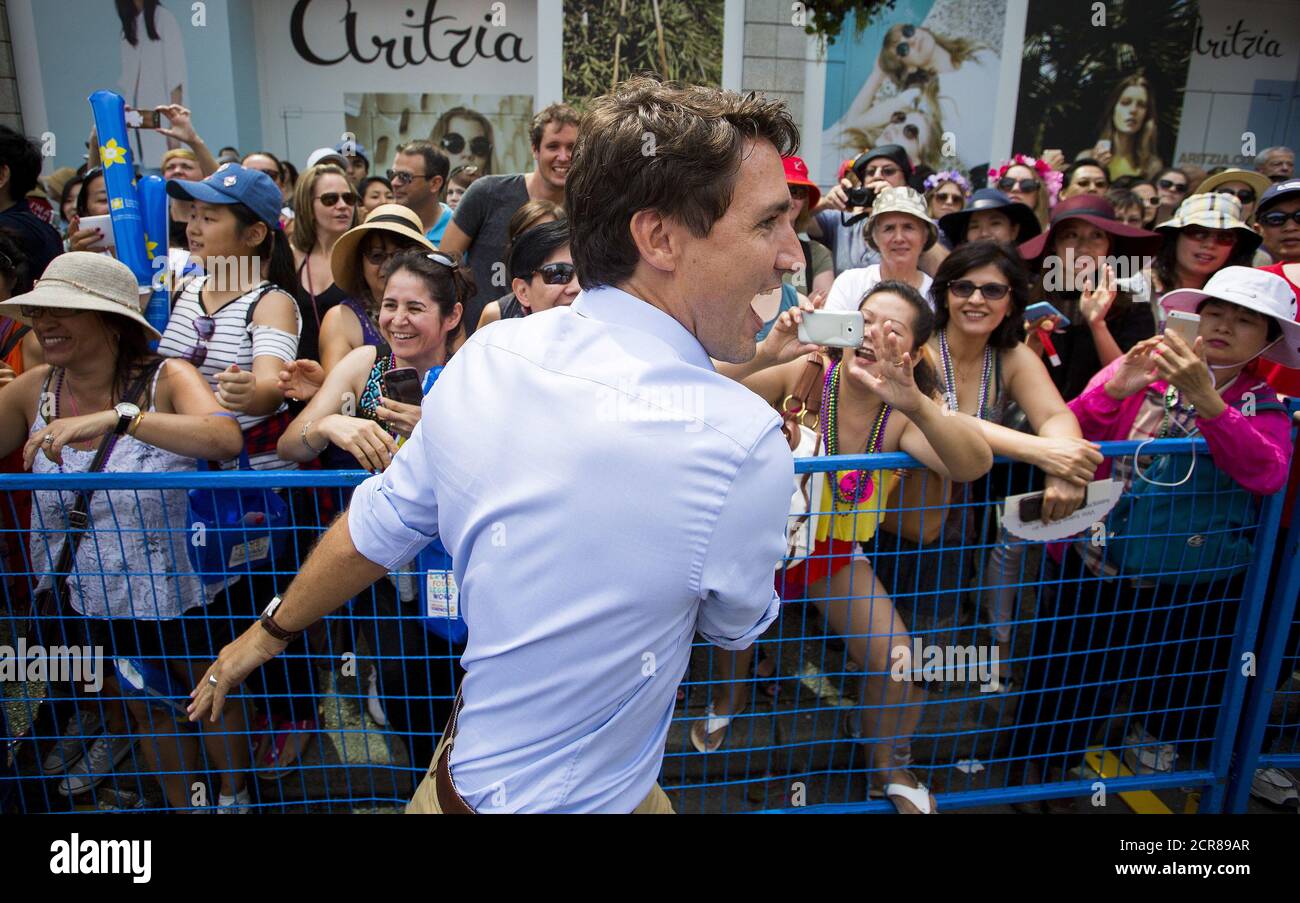 Justin trudeau pride parade hi-res stock photography and images - Alamy