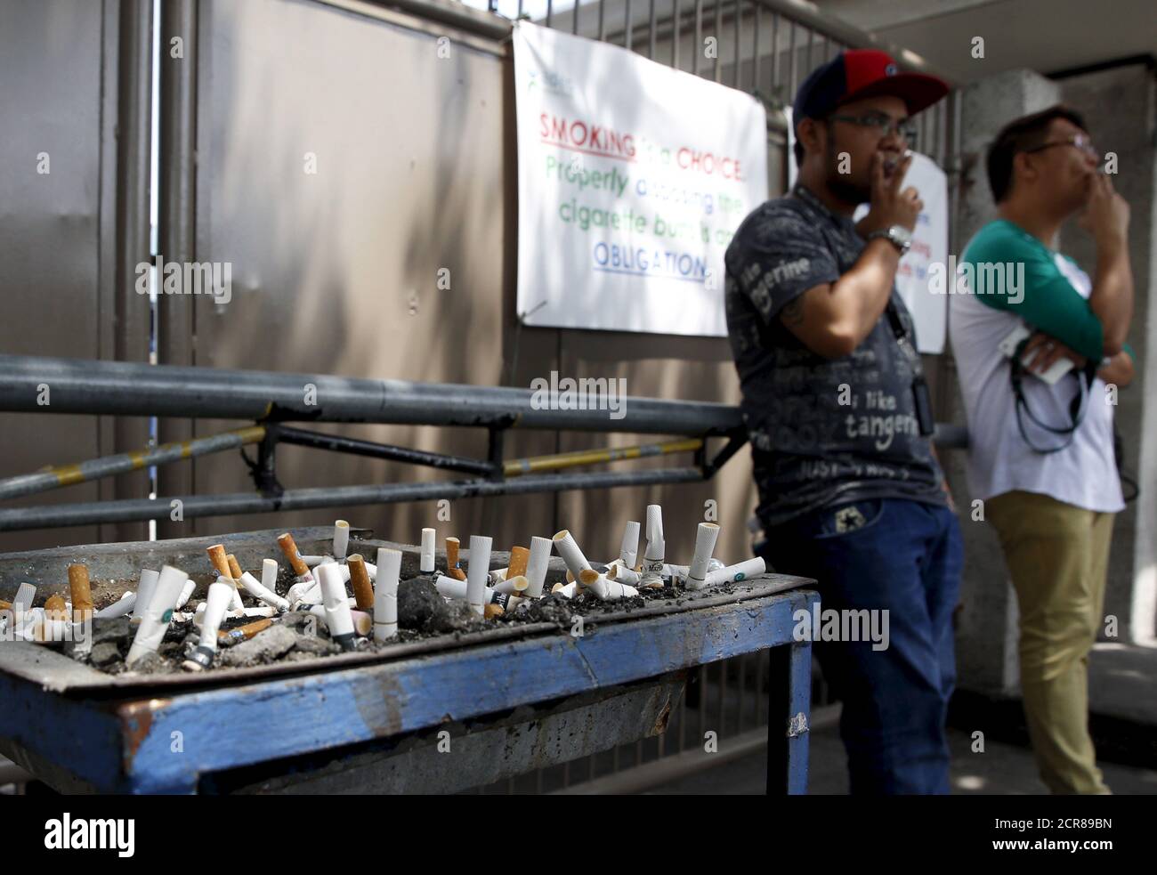Smoking cigarettes philippines hi-res stock photography and images - Alamy