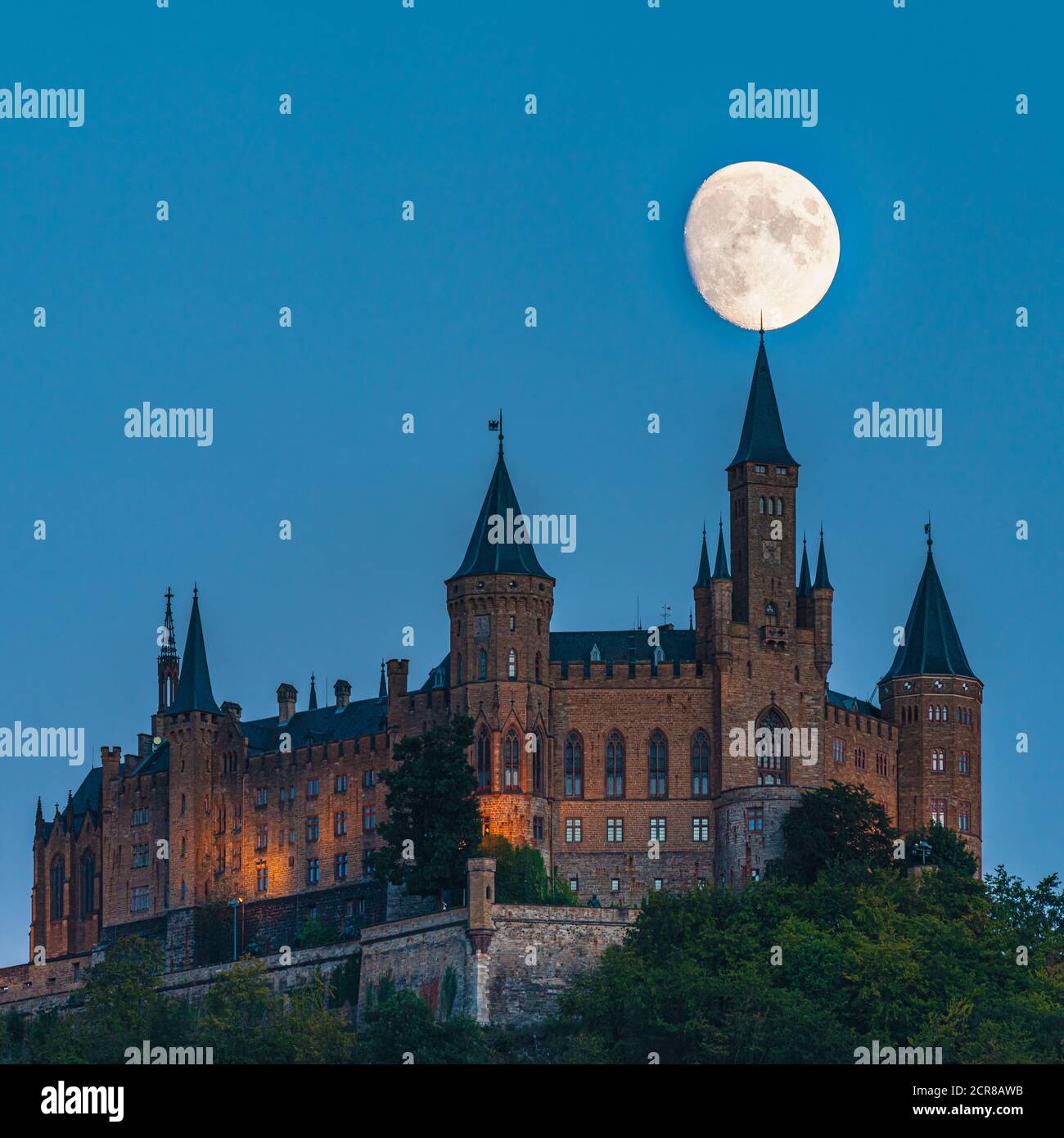 Moonrise night nighttime hi-res stock photography and images - Alamy
