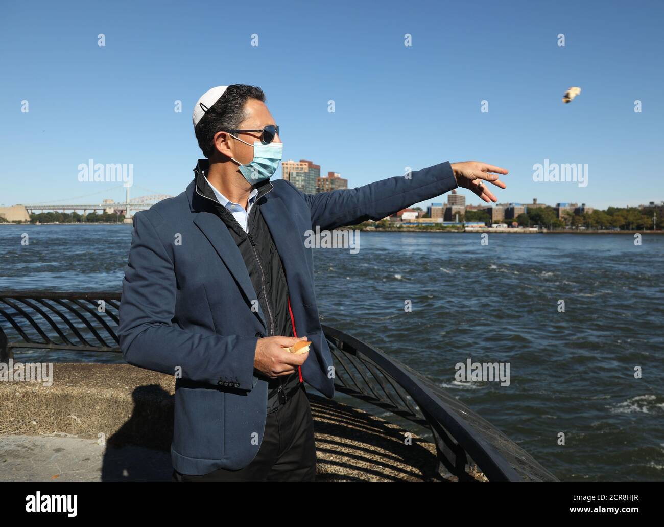 New York, New York, USA. 19th Sep, 2020. Senior cantor MO GLAZMAN of ...
