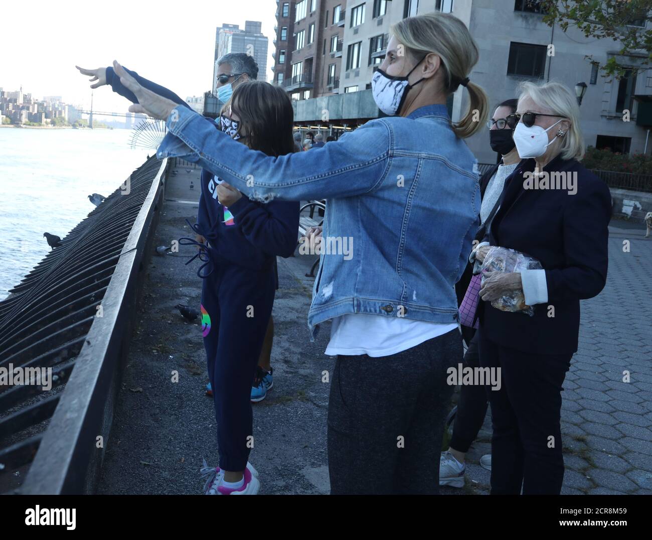 New York, New York, USA. 19th Sep, 2020. Followers of the Jewish faith ...