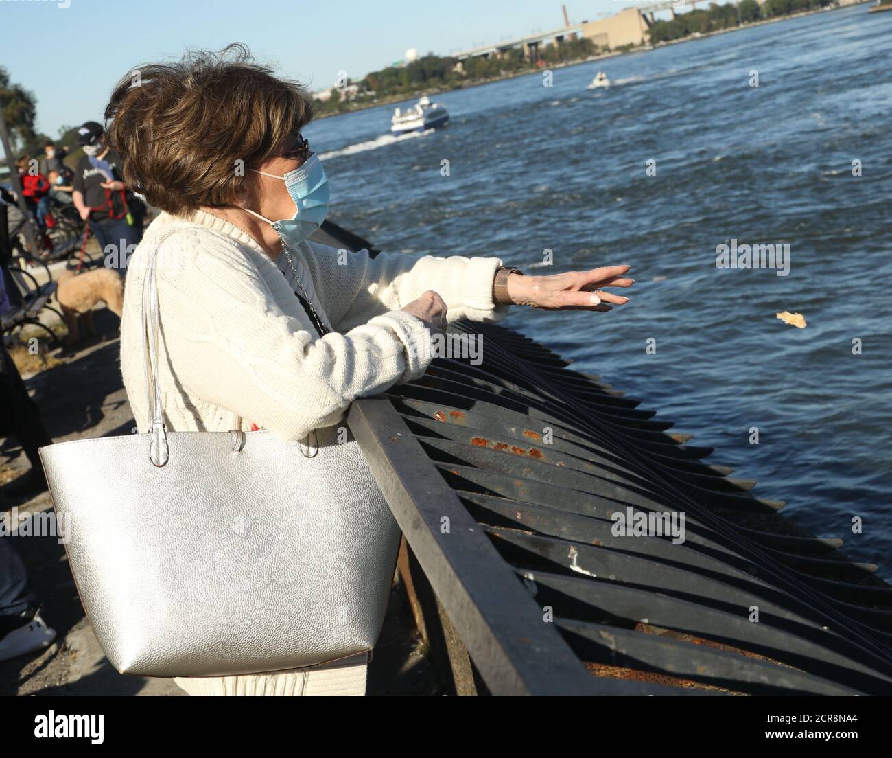 New York, New York, USA. 19th Sep, 2020. Followers of the Jewish faith ...
