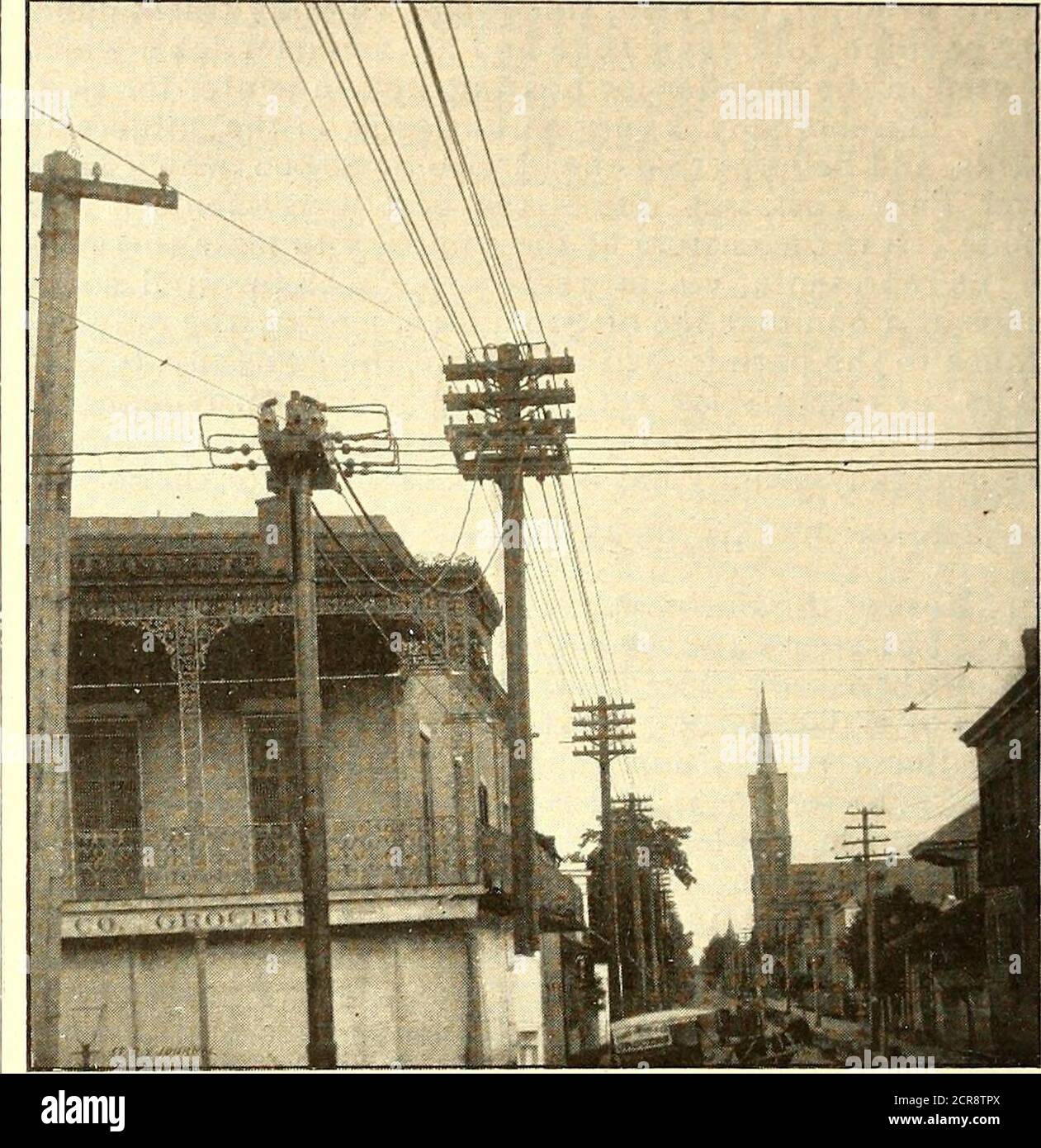 Cable tier hi-res stock photography and images - Alamy