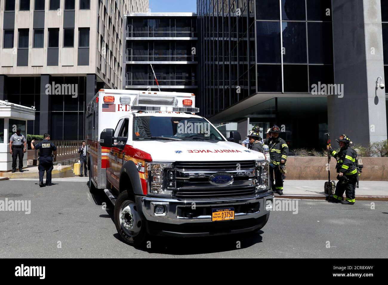 Federal ambulance hi-res stock photography and images - Alamy