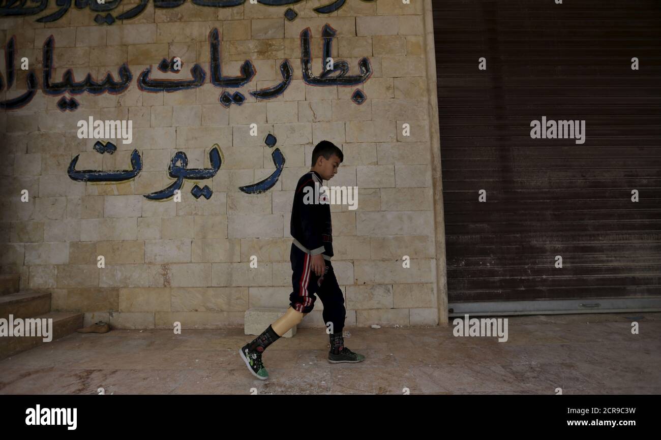 Artificial limb boy hi-res stock photography and images - Alamy